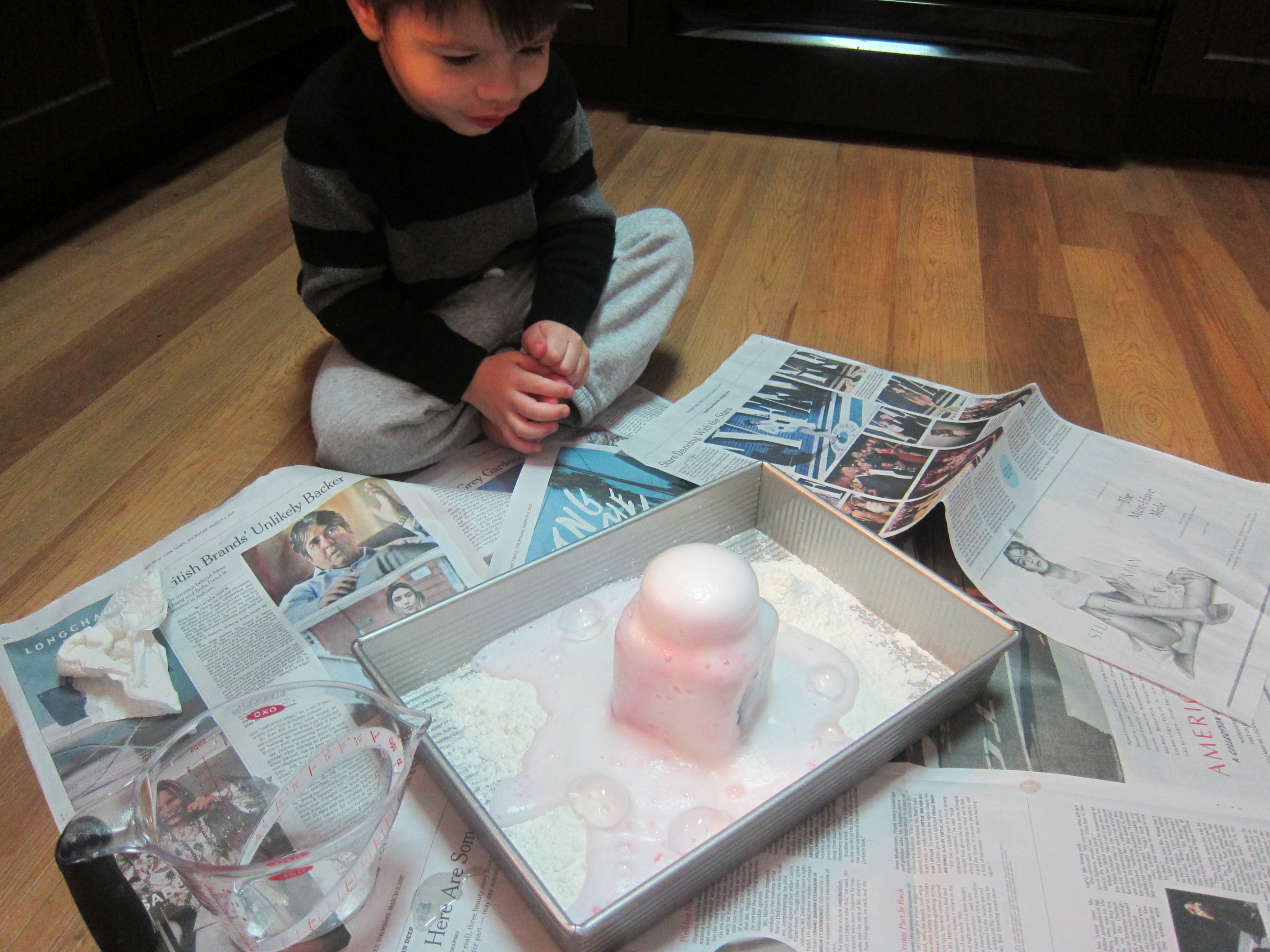 Glitter Volcano – joyful parenting