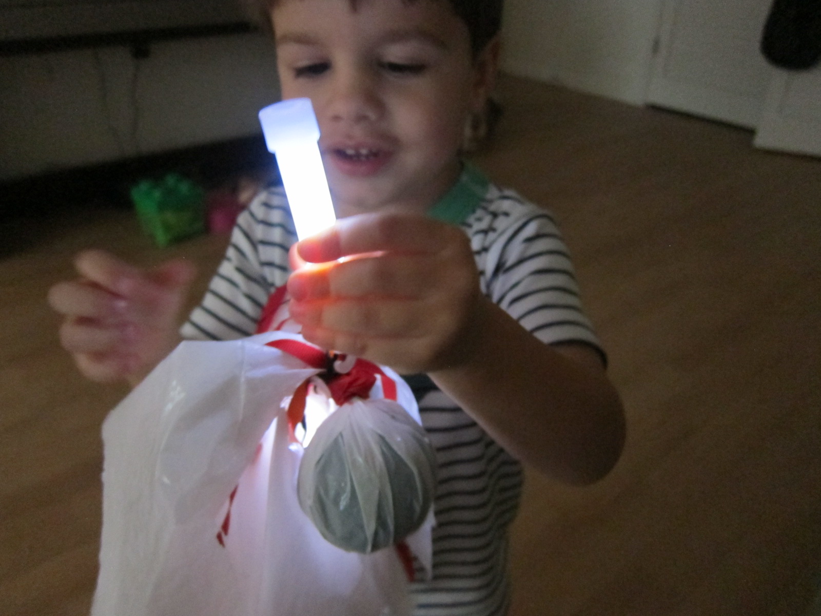 DIY Glow in the Dark Comet – joyful parenting
