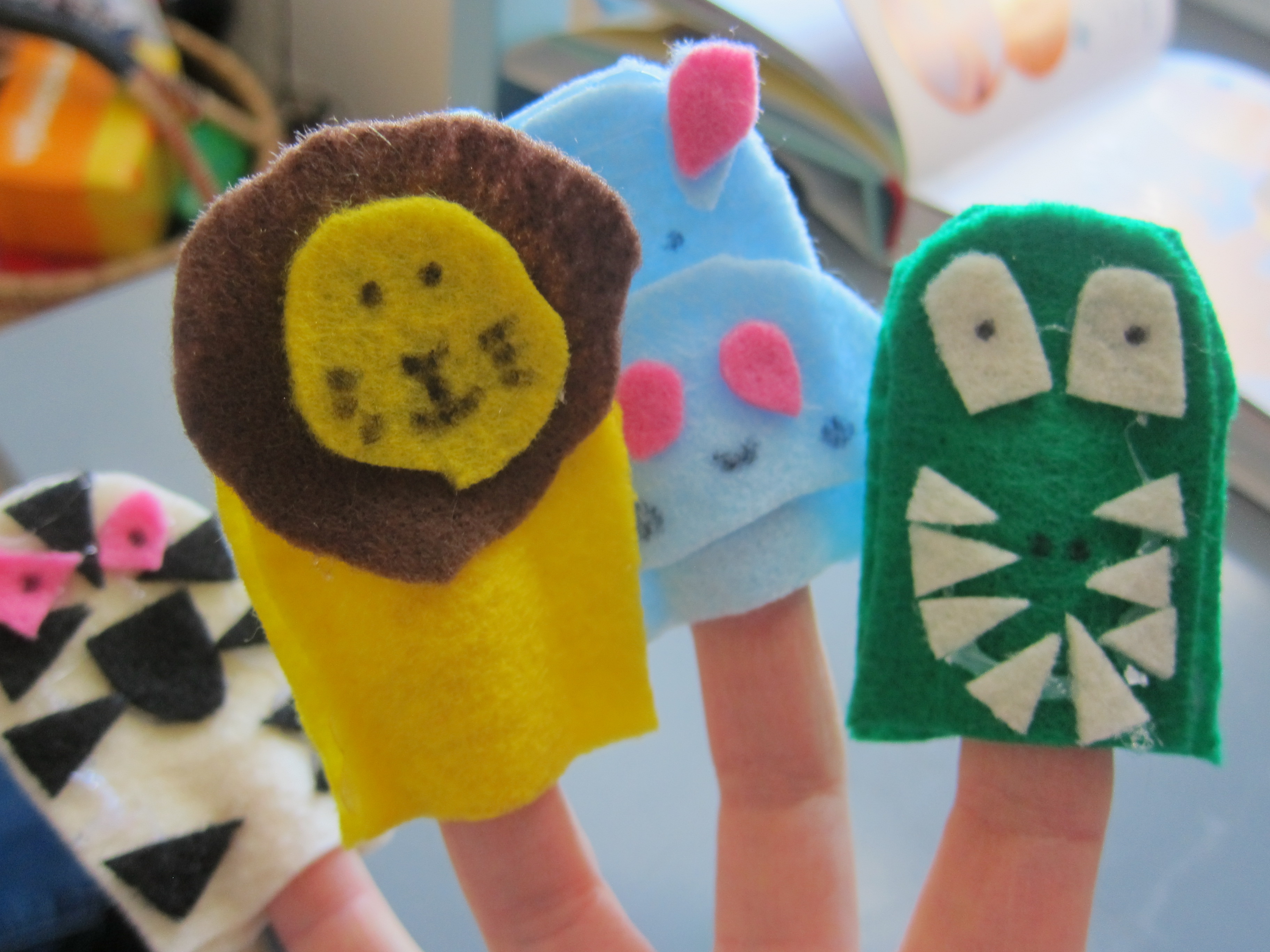 Play with Finger Puppets – joyful parenting