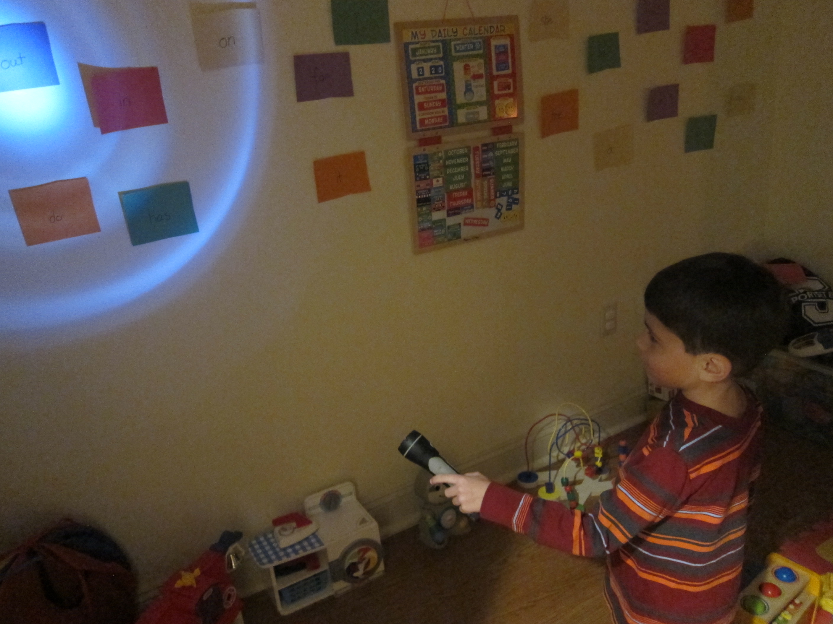 Flashlight Word Game – joyful parenting