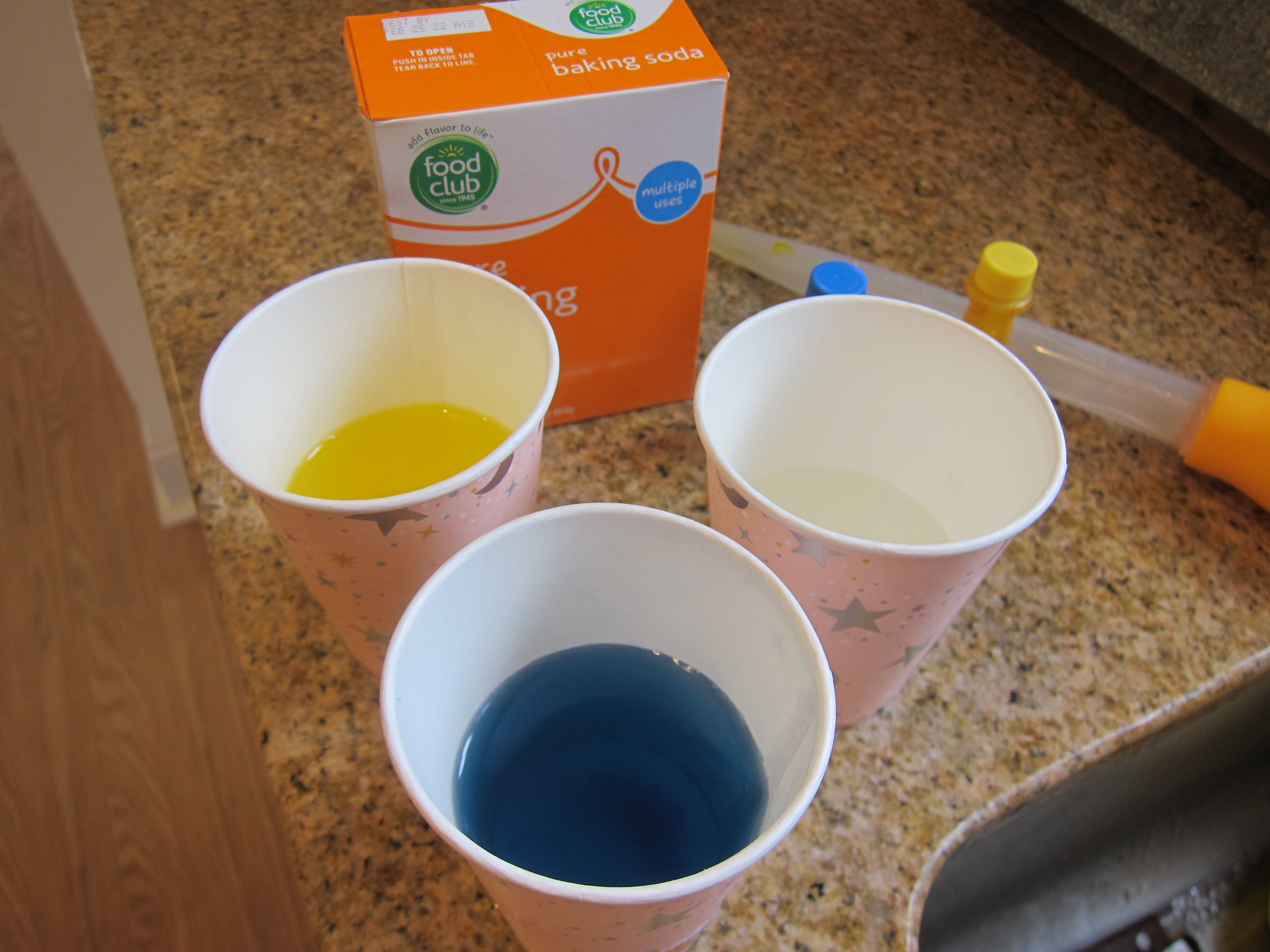 Baking Soda and Vinegar with Color Fun – joyful parenting