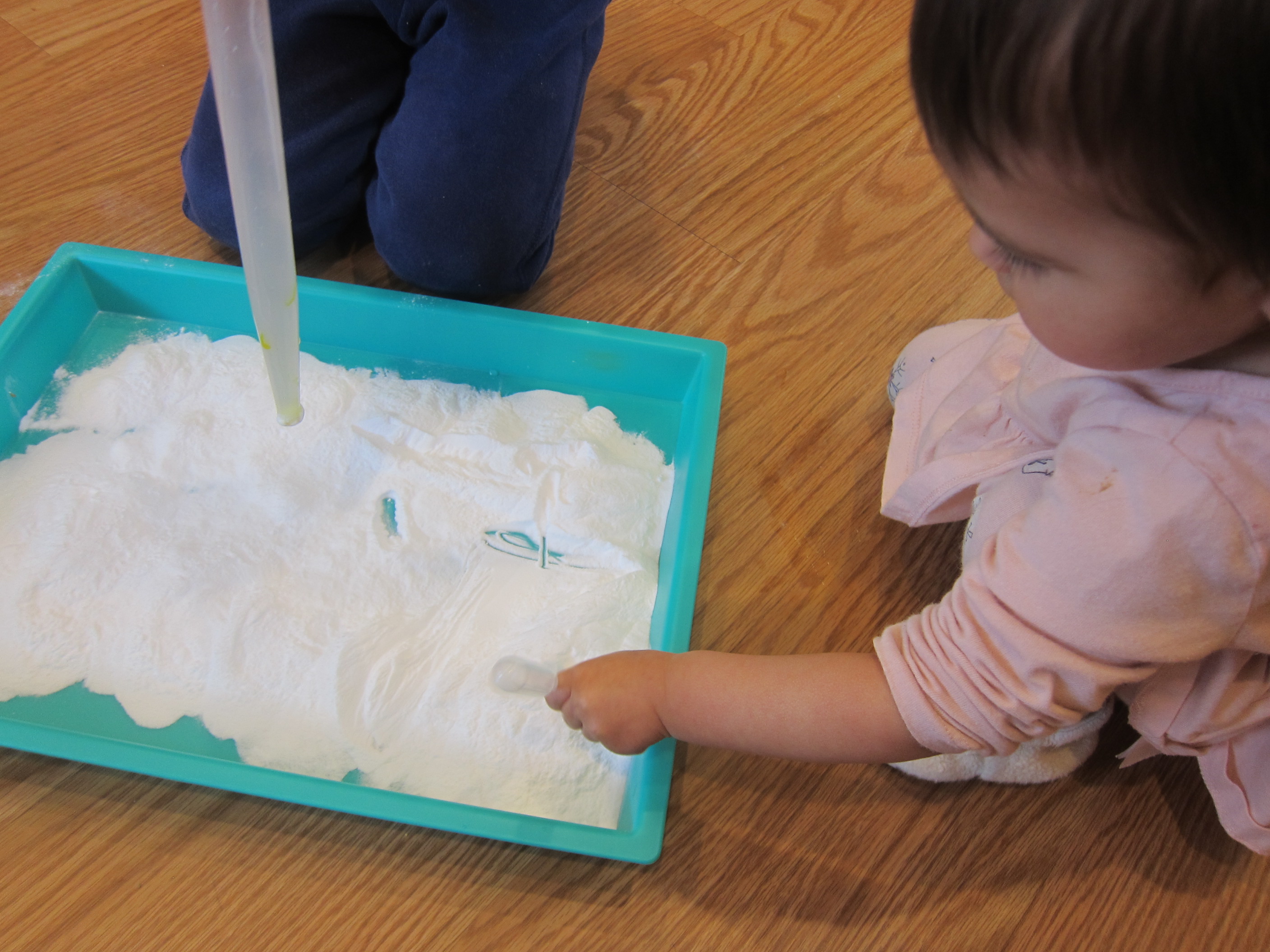Baking Soda and Vinegar with Color Fun – joyful parenting