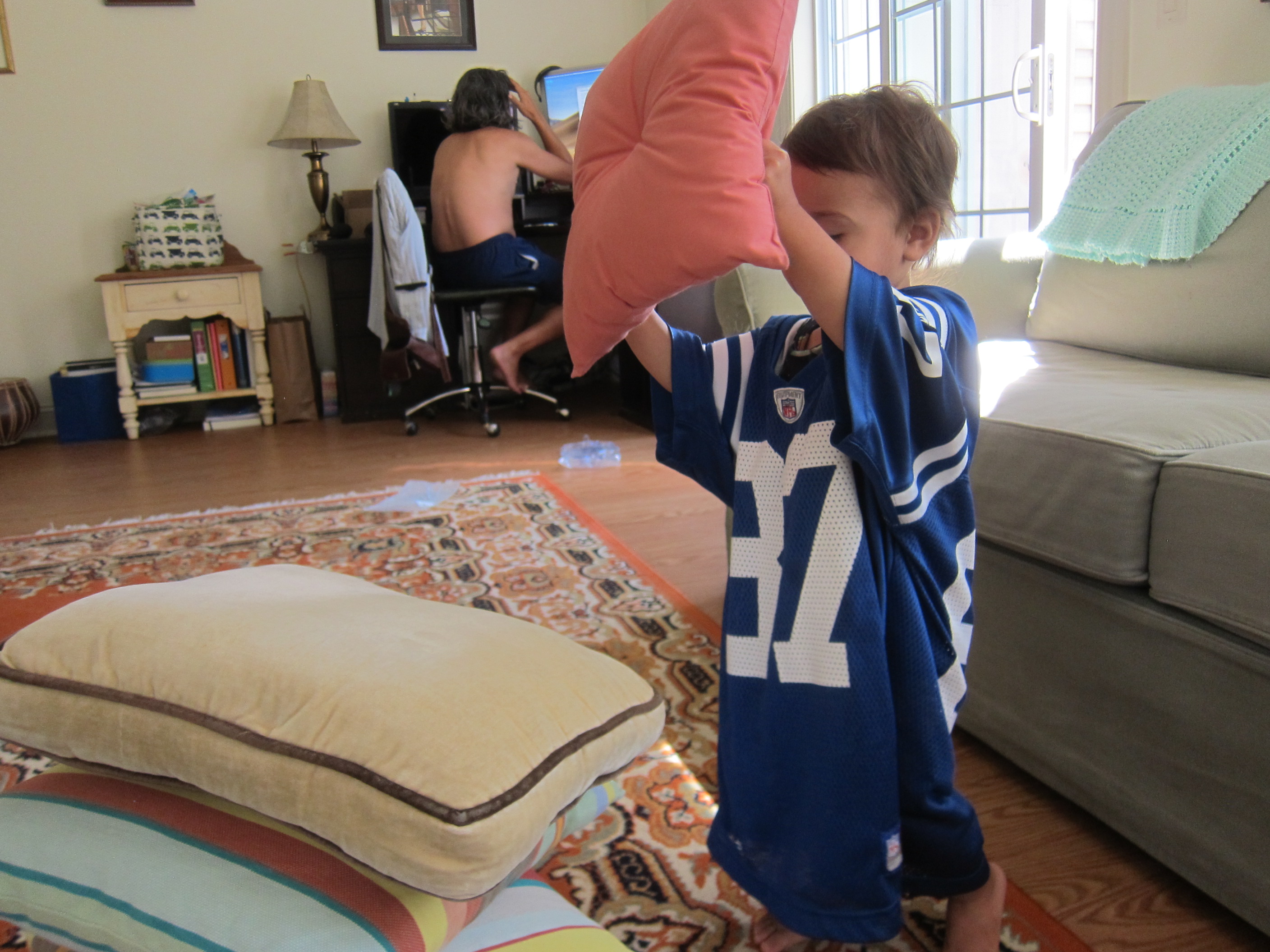 Pillow Towers – joyful parenting