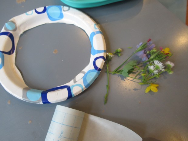 Pretty Nature Collage Suncatcher – joyful parenting